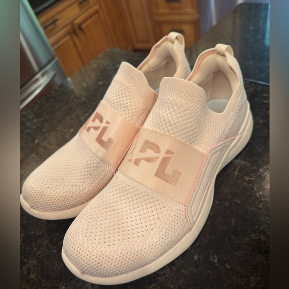 APL | Shoes | Apl Techloom Bliss Shoes Size 9 | Poshmark